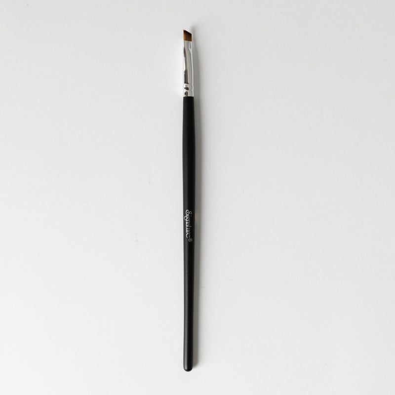 Angular Eyeshadow Brush – Signature Cosmetics