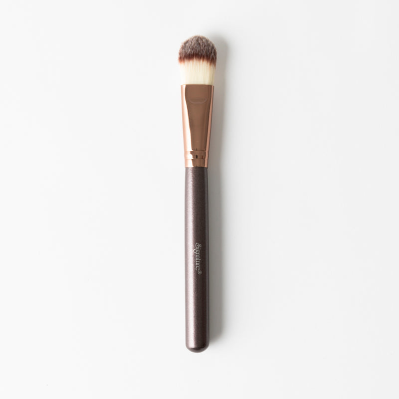 Premium Foundation Brush – Signature Cosmetics
