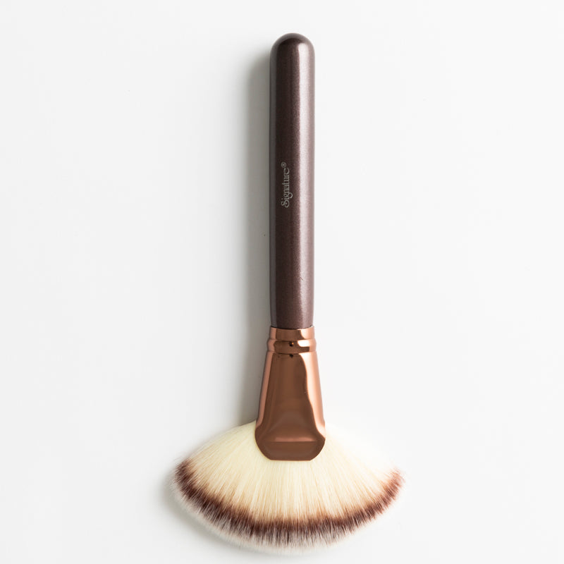Fan Powder Brush – Signature Cosmetics